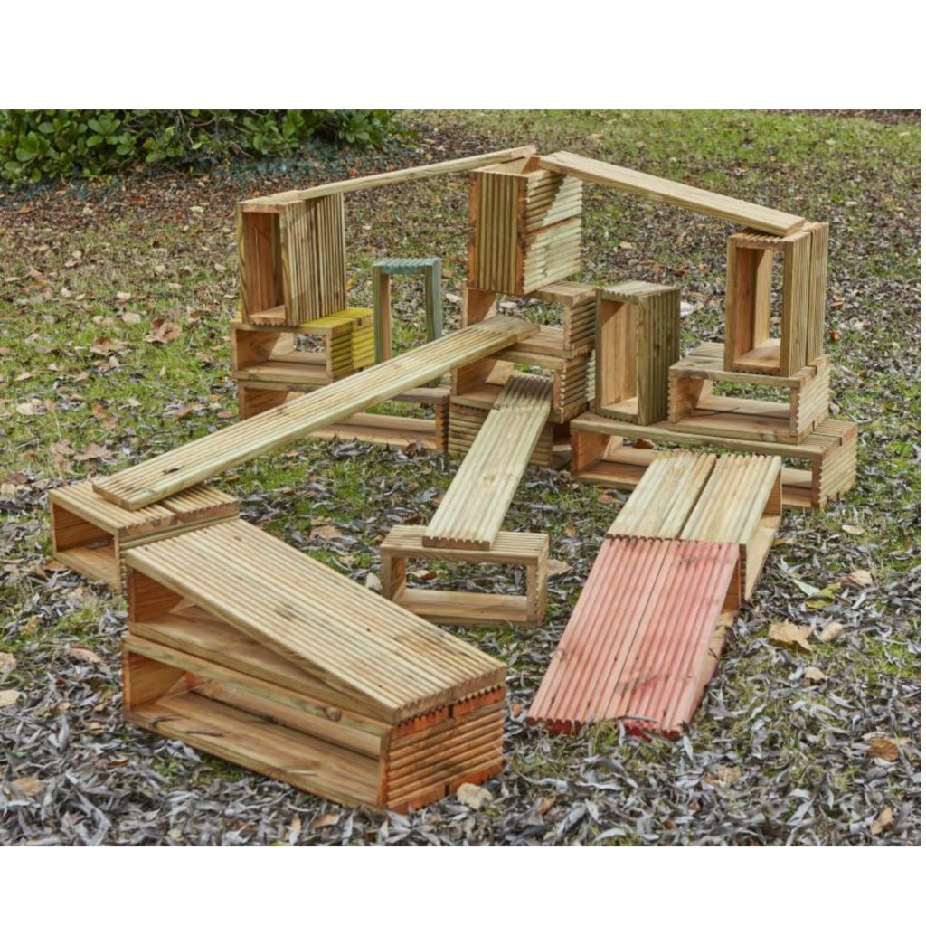 Outdoor Learning Spaces - Designs for Education